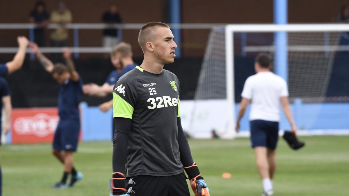 Левски е готов да си върне юноша, за да реши вратарските си проблеми